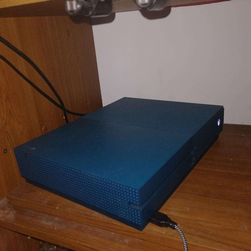 xbox one s deep blue 18 games on disc in CF35 Pencoed für 300,00 £ zum ...