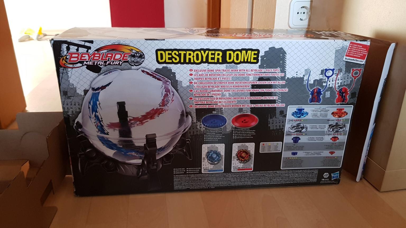 Beyblade Metal Fury Destroyer Dome in 67240 Bobenheim-Roxheim for €45. ...