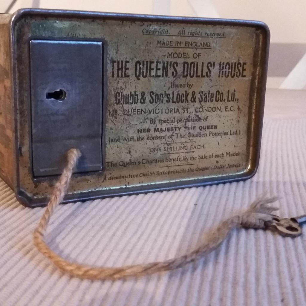 Antique Tin 'Queens Dolls House Money Box in North West Leicestershire ...