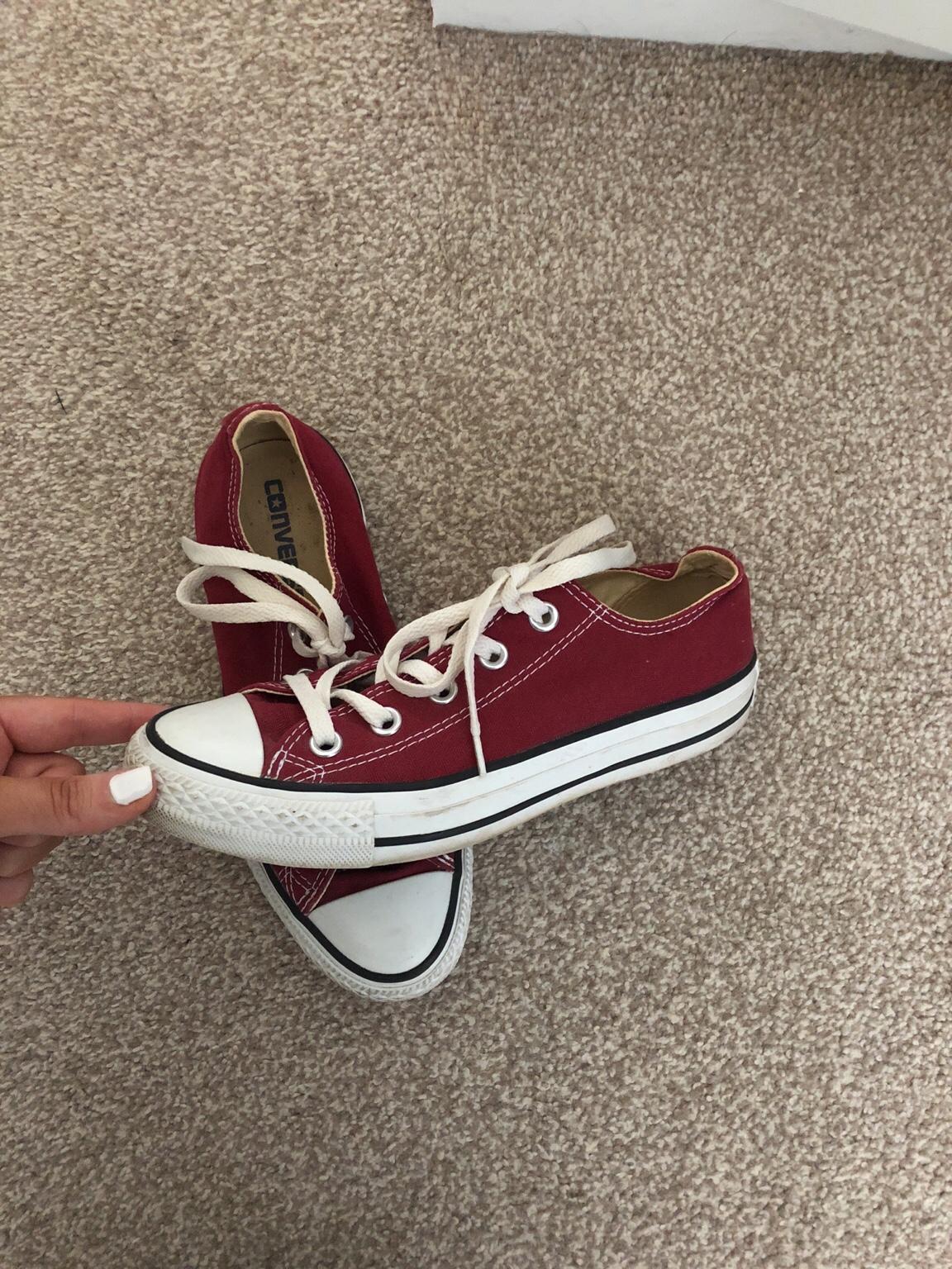 Red/burgandy low converse in B33 Birmingham für 5,00 £ zum Verkauf ...