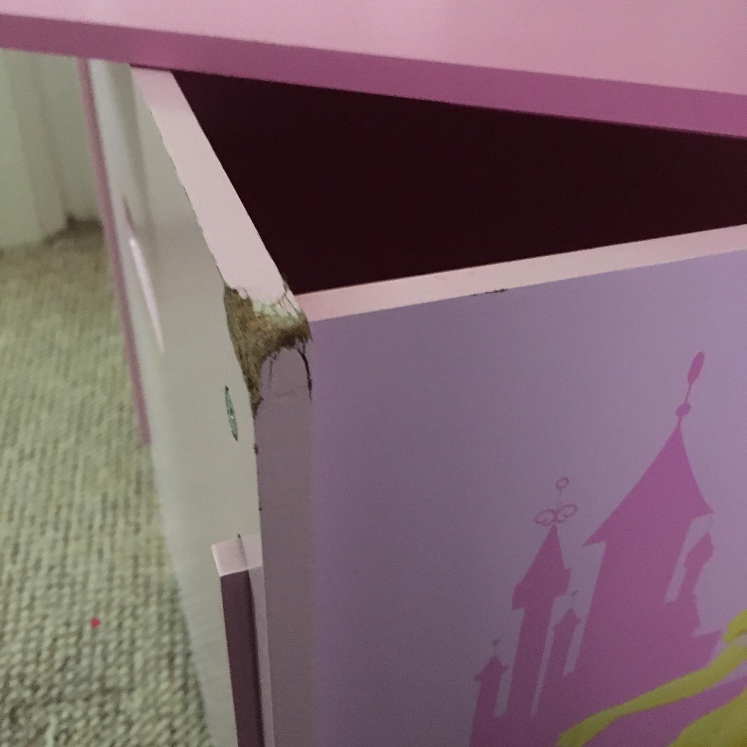 Large toy box wooden Disney Princess in B97 Redditch für 6,00 £ zum ...