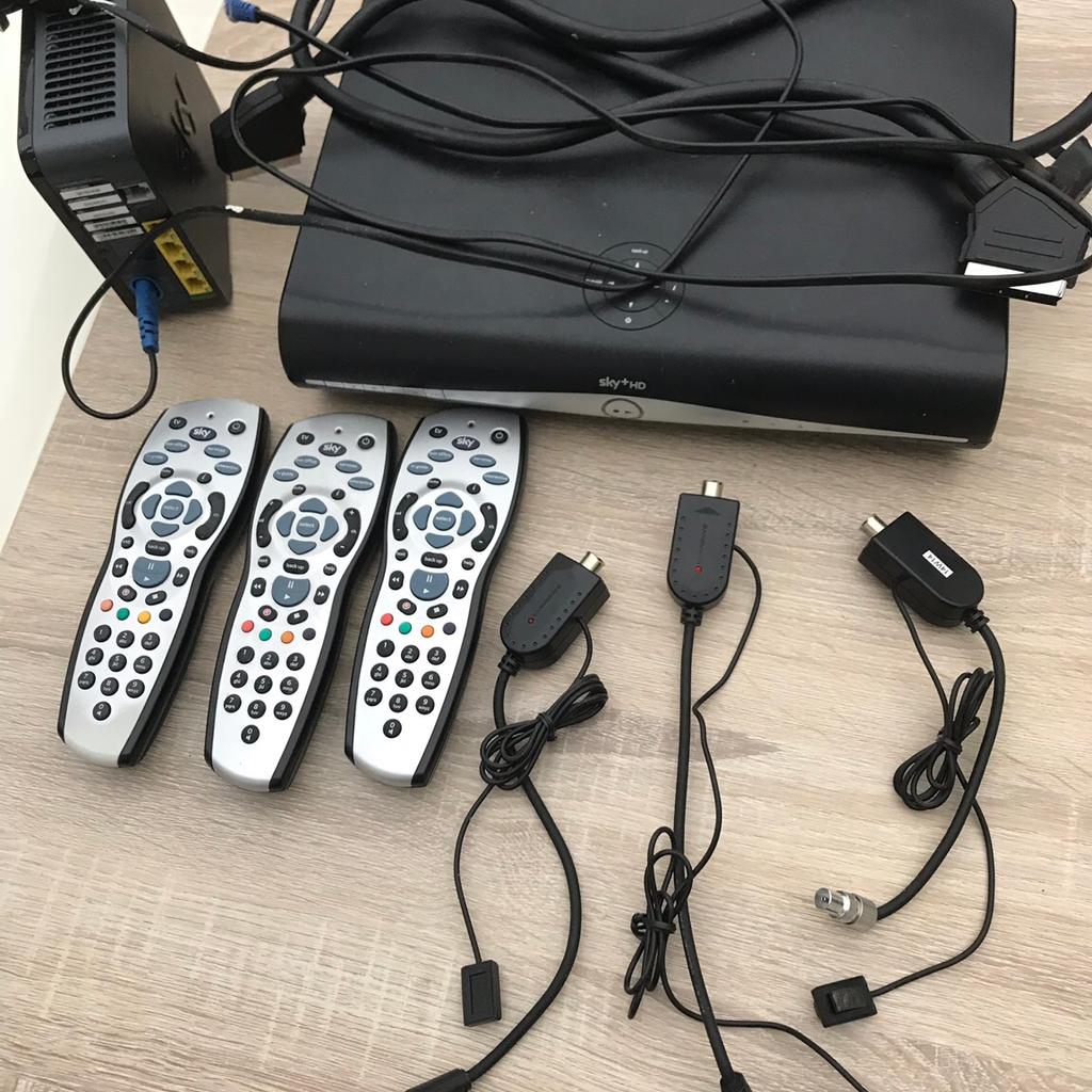sky box and router, tvs, 3 Sky remotes in Welwyn Hatfield für 30,00 ...