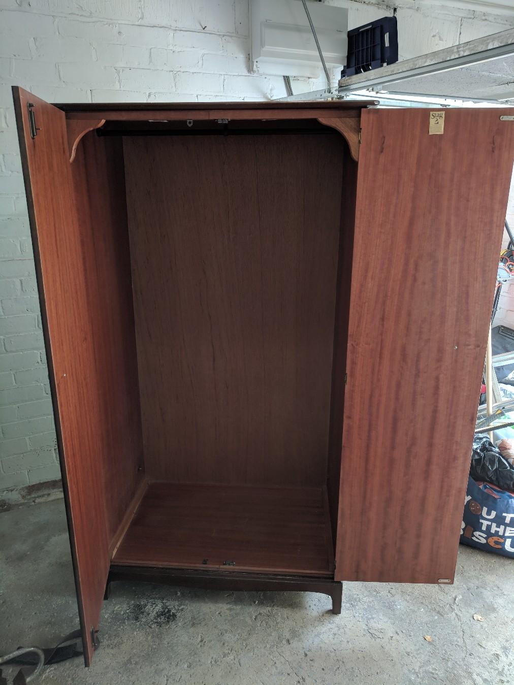 Stag wardrobe in für 10,00 £ zum Verkauf | Shpock DE