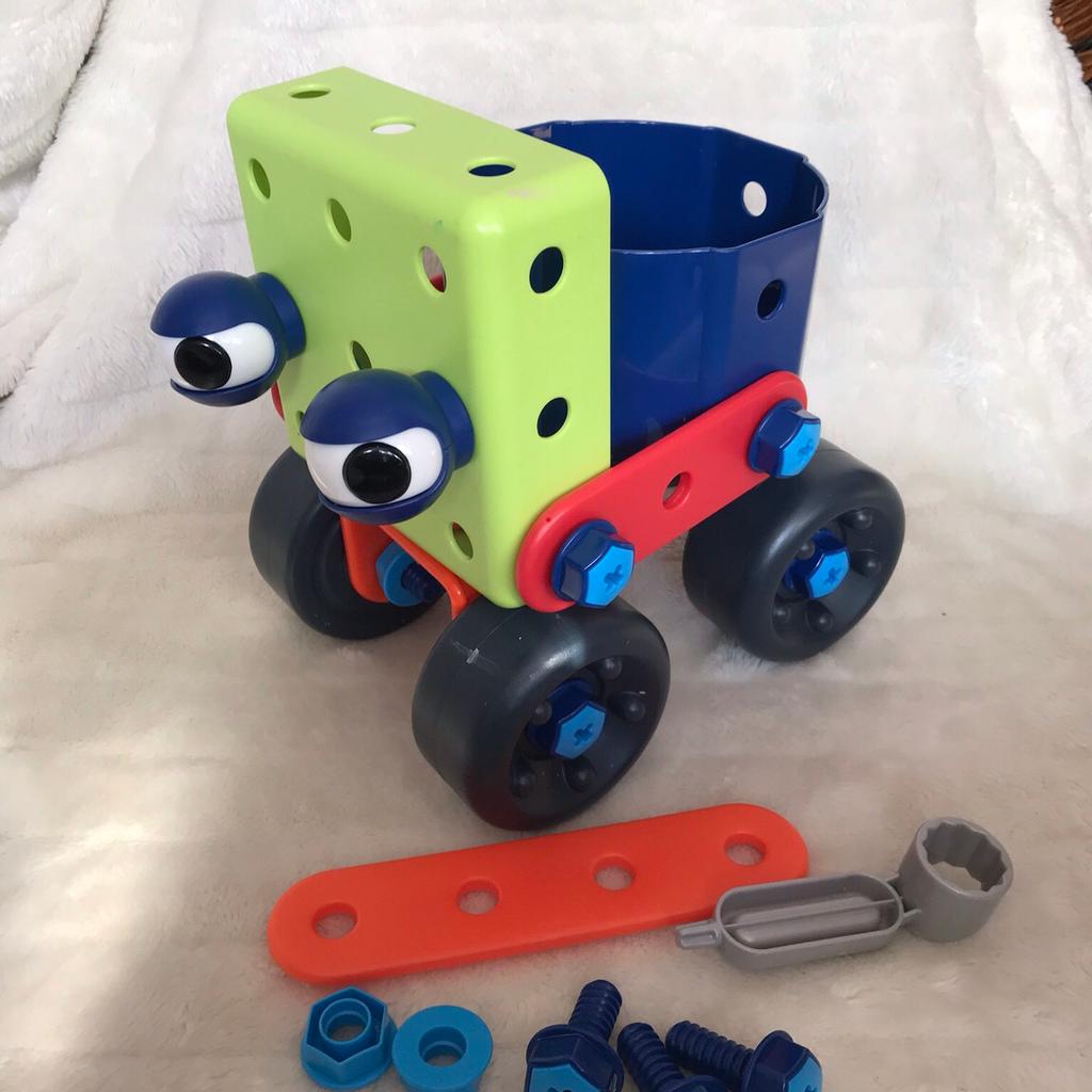 ELC Build it Robot bundle in SE18 Greenwich für £ 10,00 zum Verkauf ...