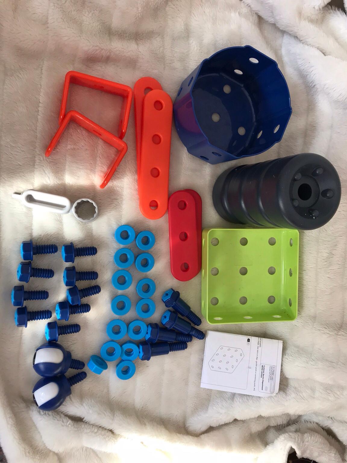 ELC Build it Robot bundle in SE18 Greenwich für £ 10,00 zum Verkauf ...