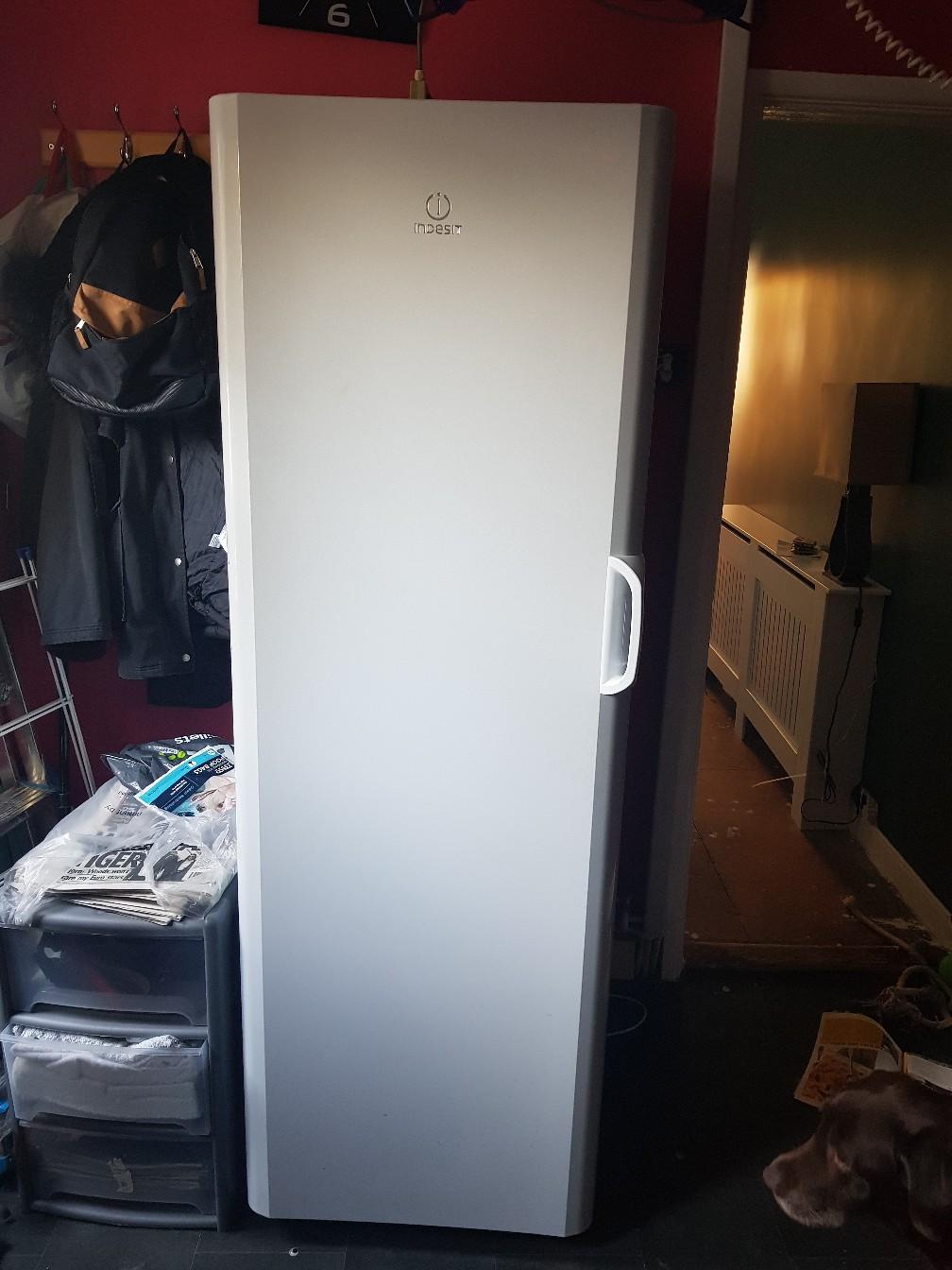 indesit tall freezer in PO1 Portsmouth für 100,00 £ zum Verkauf | Shpock DE