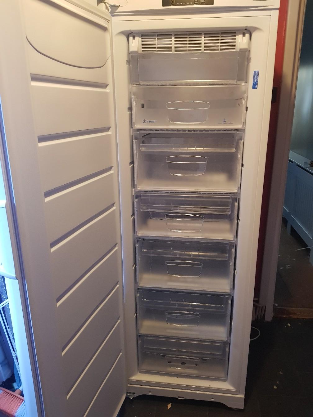 indesit tall freezer in PO1 Portsmouth für 100,00 £ zum Verkauf | Shpock DE