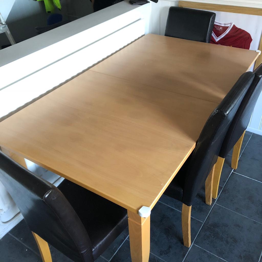 Table and chairs in WN8 Lancashire für 30,00 £ zum Verkauf | Shpock DE