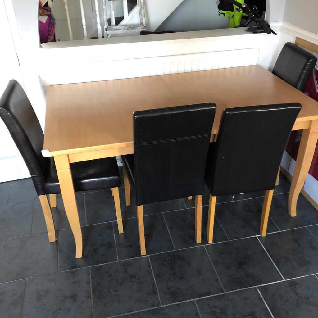 Table and chairs in WN8 Lancashire für 30,00 £ zum Verkauf | Shpock DE