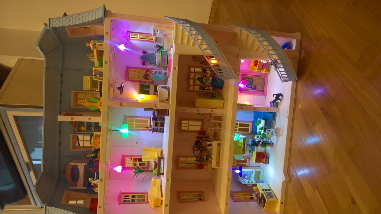 riesen playmobile haus in 8073 Feldkirchen bei Graz für 180,00 € zum Verkauf | Shpock DE