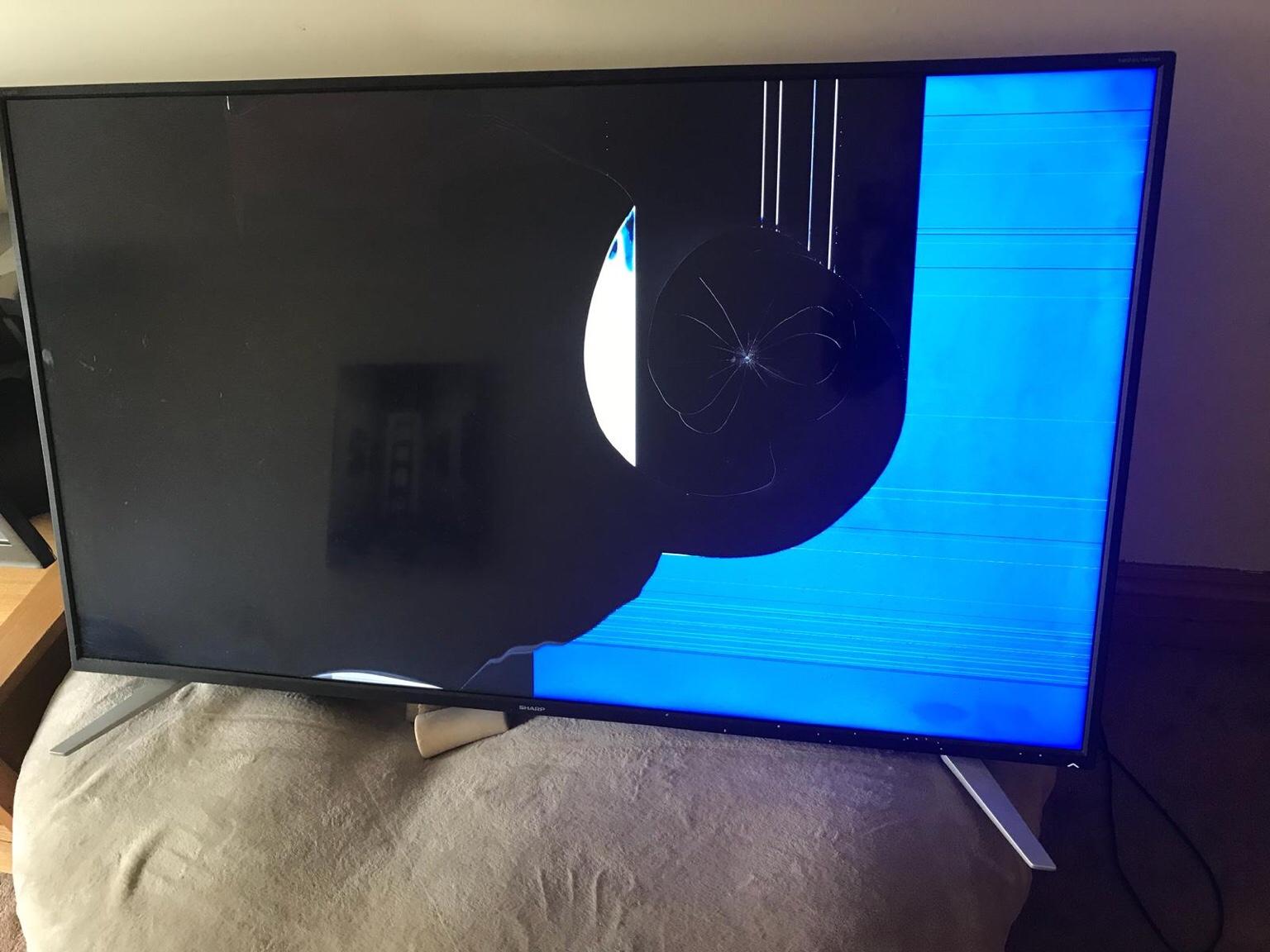 Sharp 48” smart tv - spares/repair in RH1 Banstead für 30,00 £ zum ...