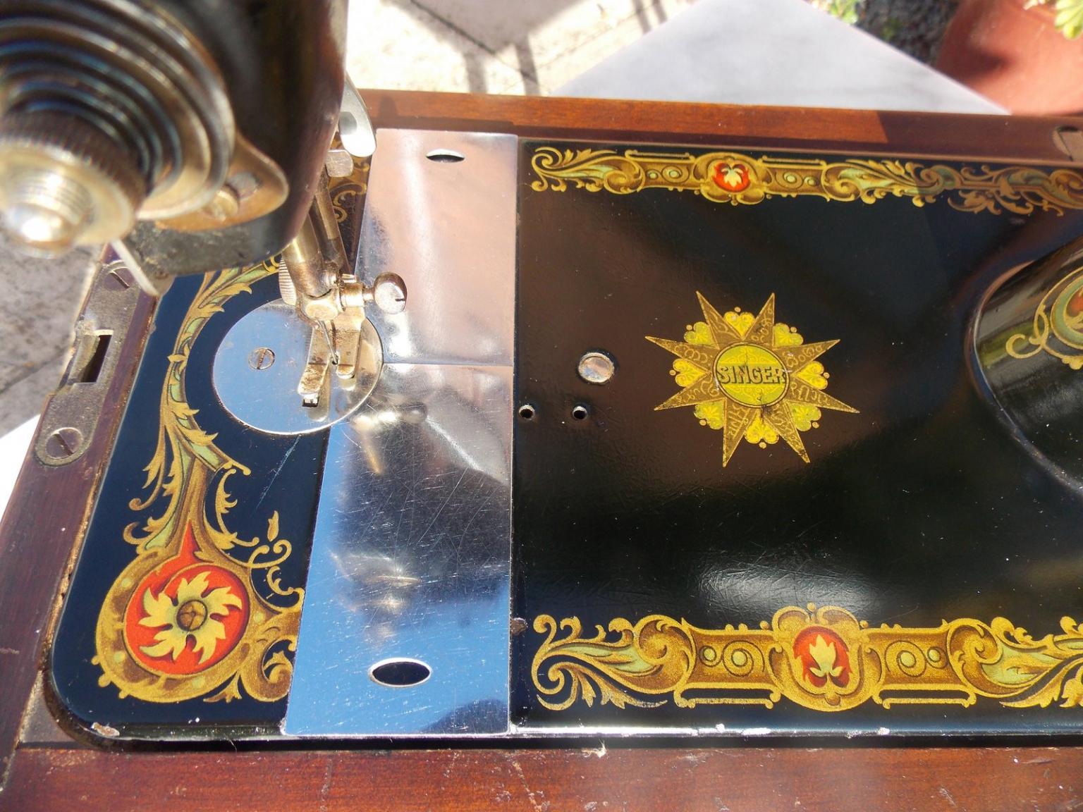 Singer Sewing Machine 128K With Rare Decals in B31 Birmingham für £ 49 ...