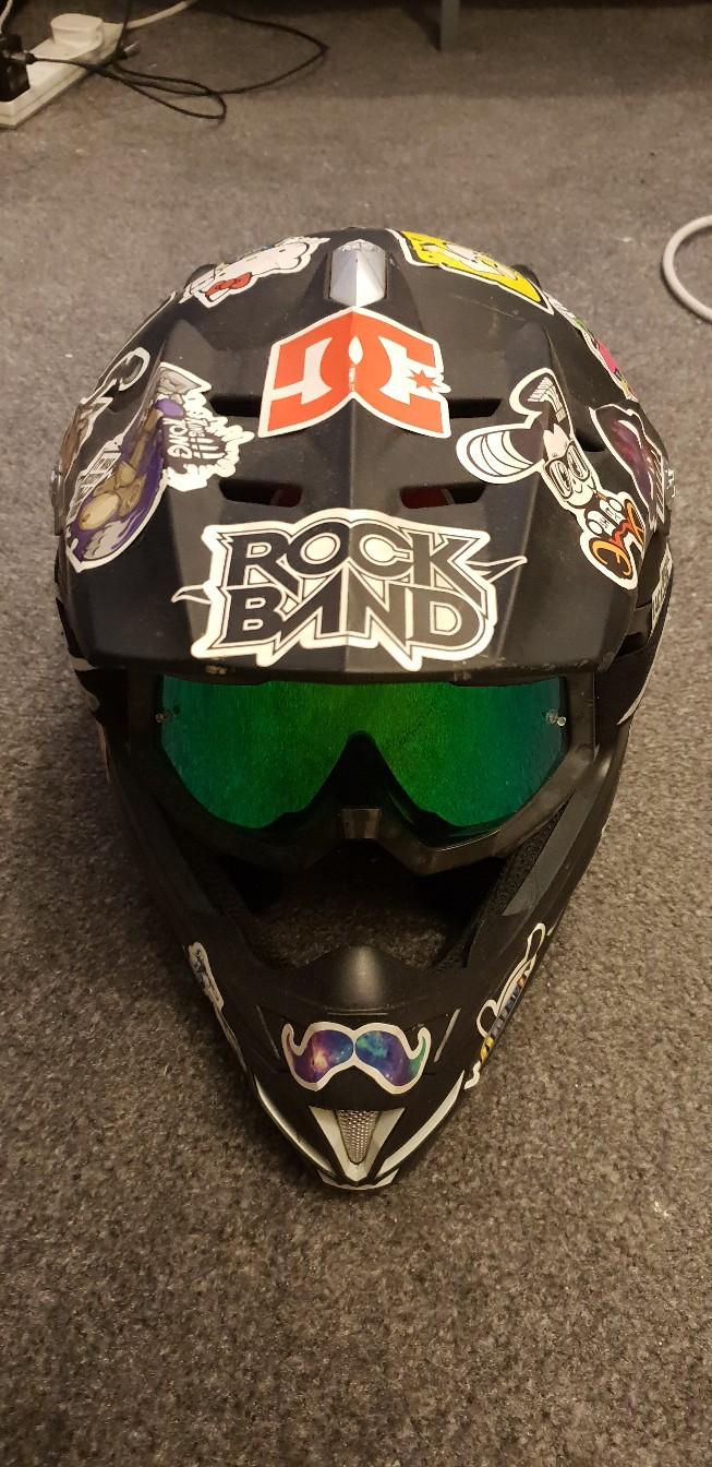 shox sticker bombed helmet in WS11 Walsall für 20,00 £ zum Verkauf ...