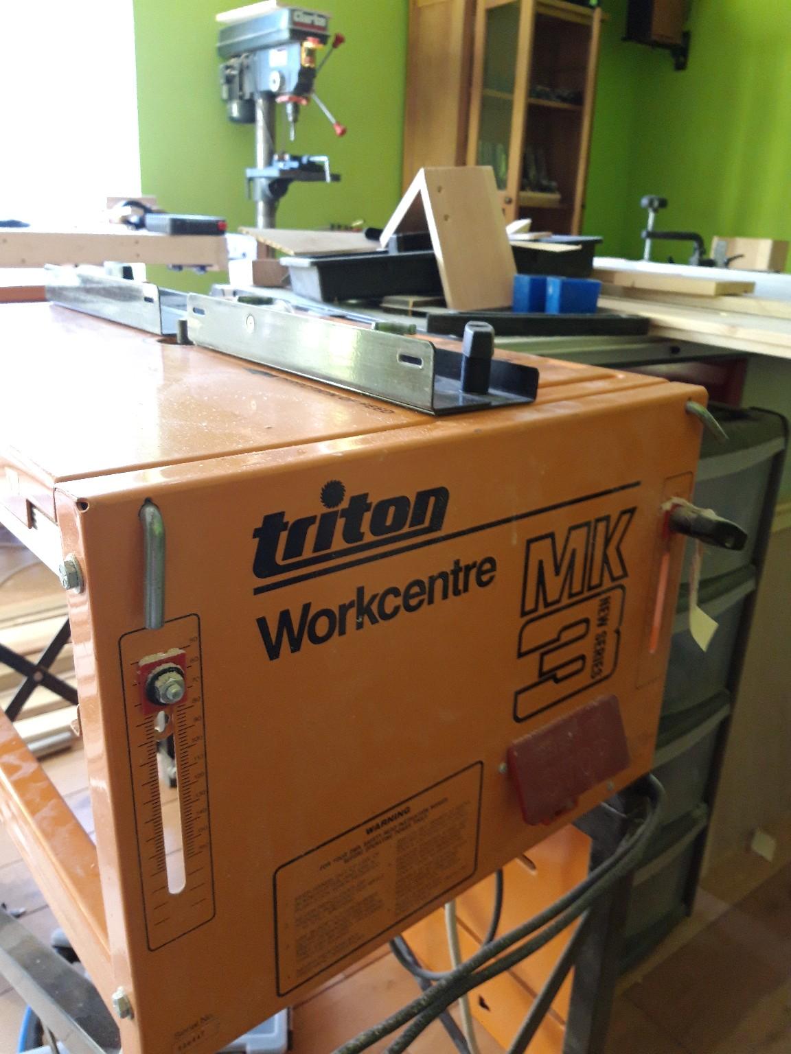 Elu Router and table in CT10 Thanet für 1,00 £ zum Verkauf | Shpock DE