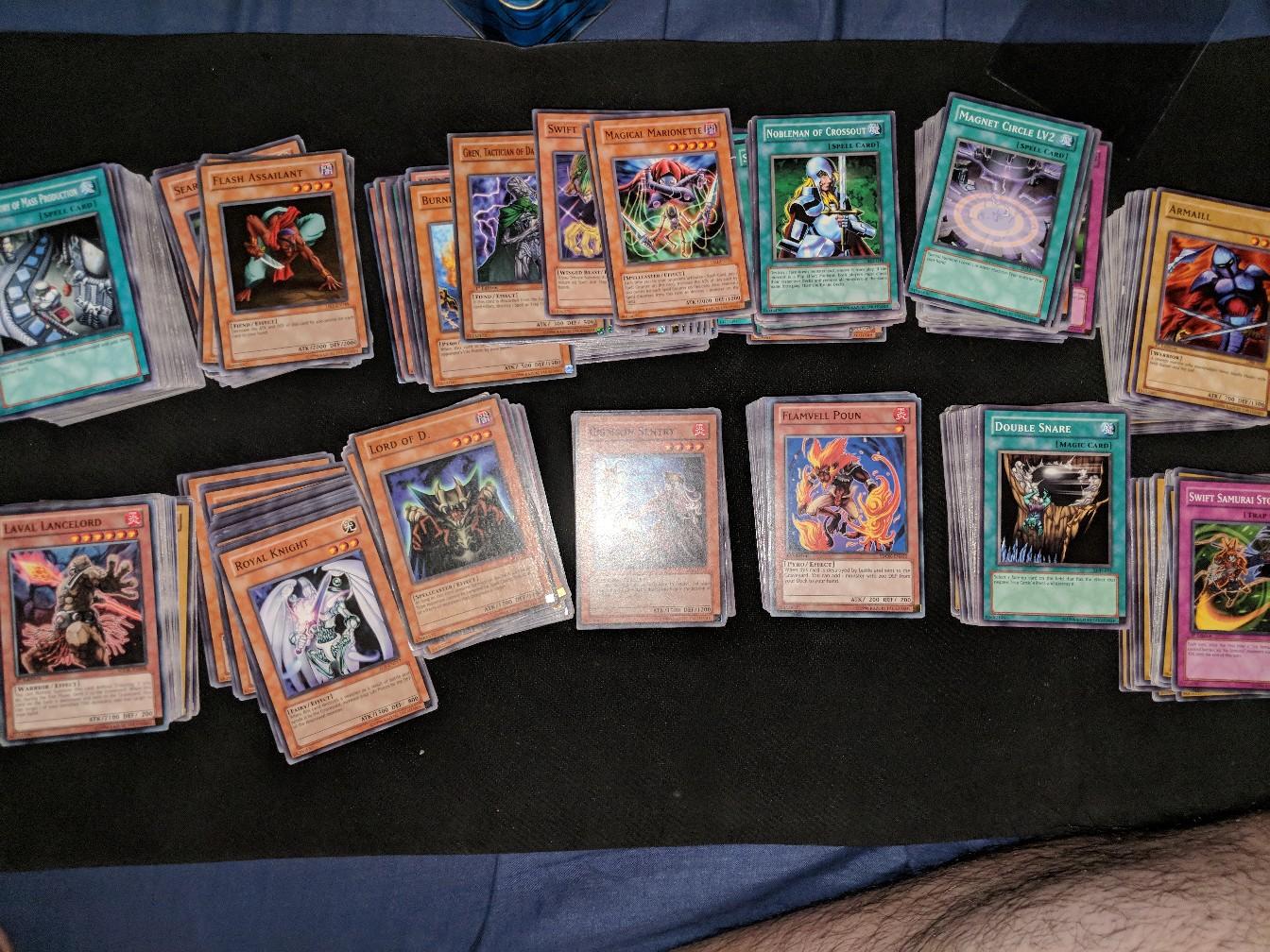 1800-2000 Yugioh/Yu-Gi-Oh cards in Luton für 35,00 £ zum Verkauf ...
