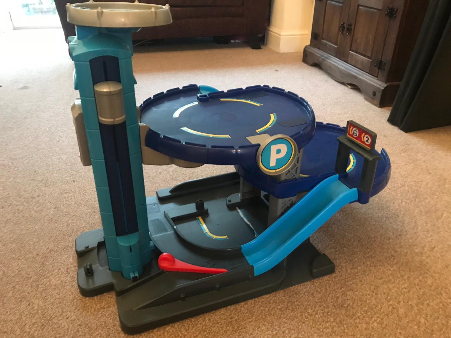 ELC car garage - with lights and sounds in B97 Redditch für £ 5,00 zum ...