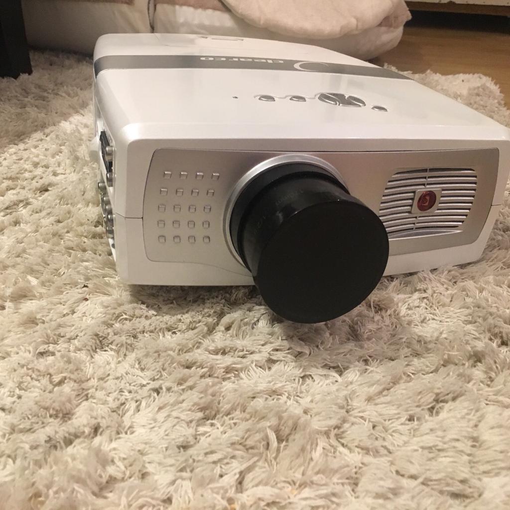 Clearco Projector in TW10 London Borough of Hounslow für 25,00 £ zum ...