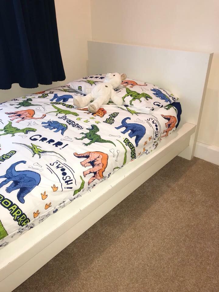 IKEA malm low single bed with slats in Dartford für 18,00 £ zum Verkauf ...