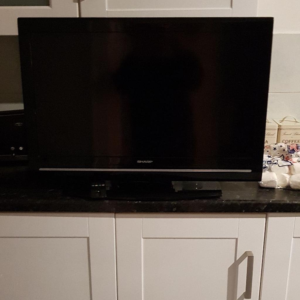 32 inch sharp LCD tv in London Borough of Bromley für 50,00 £ zum ...