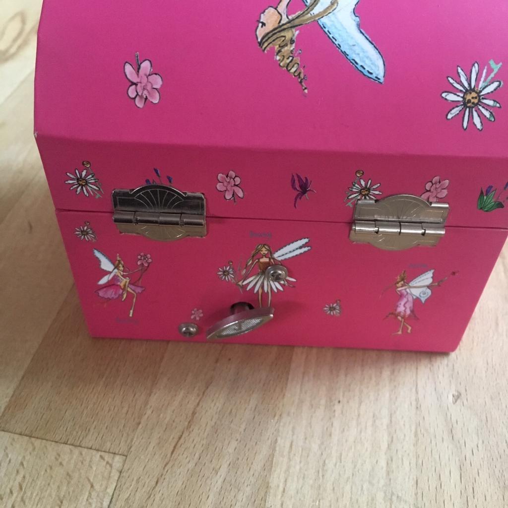 Jewellery box in NG3 Gedling für 5,00 £ zum Verkauf | Shpock DE