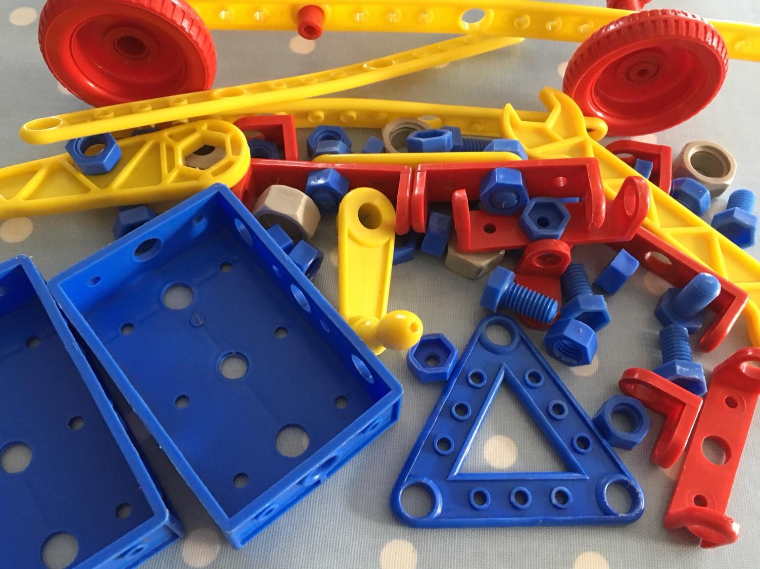 Vintage Plastic Meccano in LE65 Derbyshire für £ 5,00 zum Verkauf ...