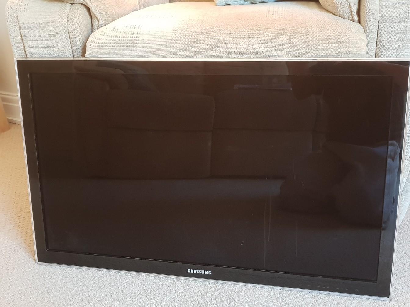 Samsung UE32D5000 TV in HU17 Molescroft für 50,00 £ zum Verkauf | Shpock DE