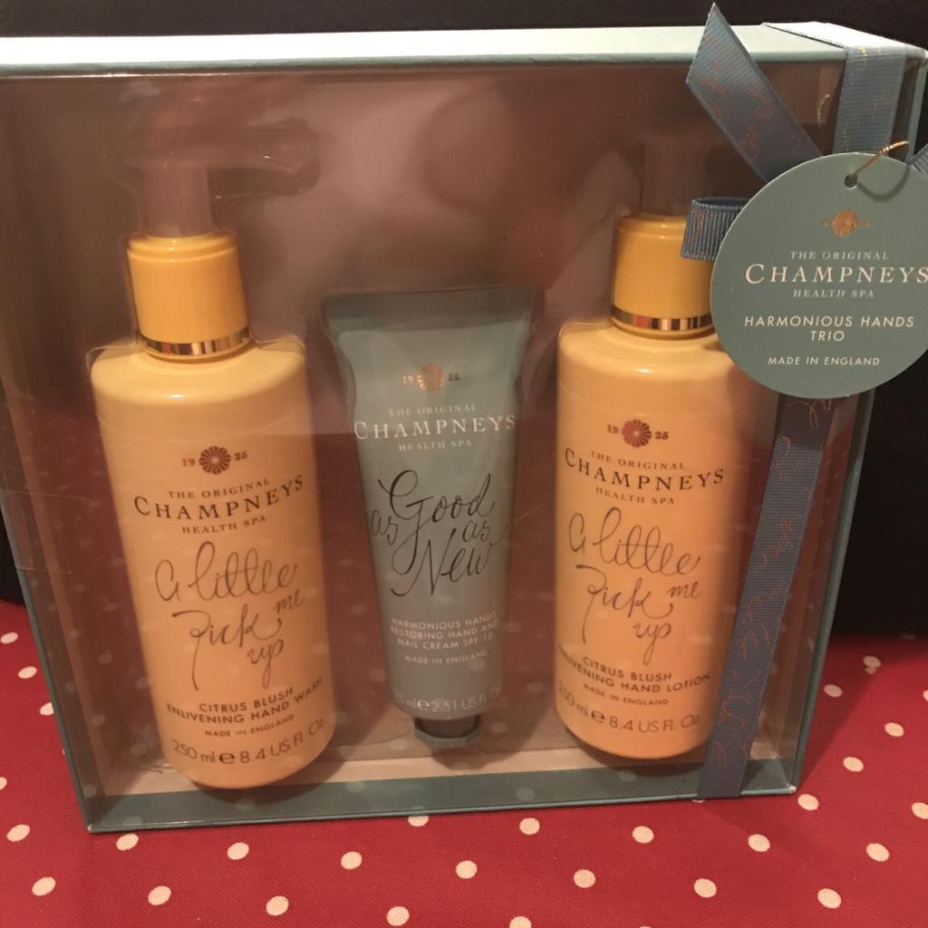 Champneys harmonious hands trio in London Borough of Havering für 10,00 ...