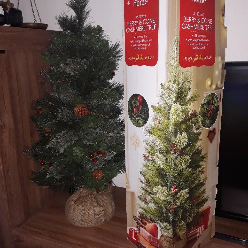 Christmas tree Perfect Condition in Walsall für 5,00 £ zum Verkauf ...