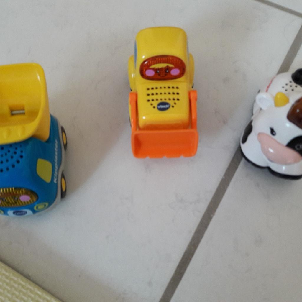 Flitzi-Autos von V-Tech mit Zubehör in 74245 Löwenstein für 40,00 € zum ...