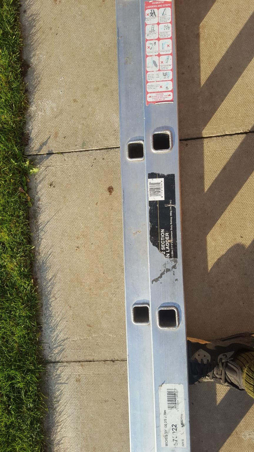 2 tier alliminium ladders in DN4 Doncaster für £ 20,00 zum Verkauf ...