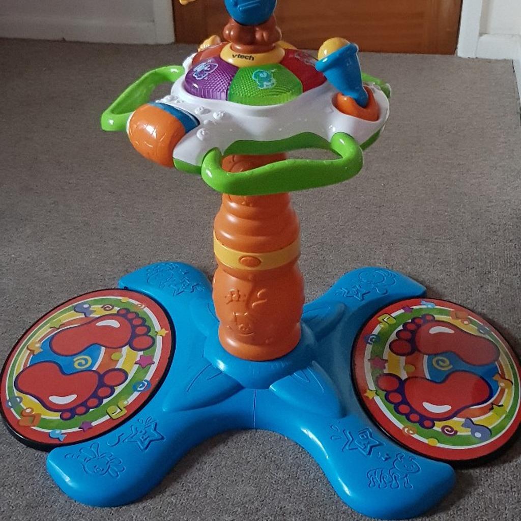 VTECH Sit To Stand Dancing Tower in BA21 Somerset für £ 20,00 zum ...