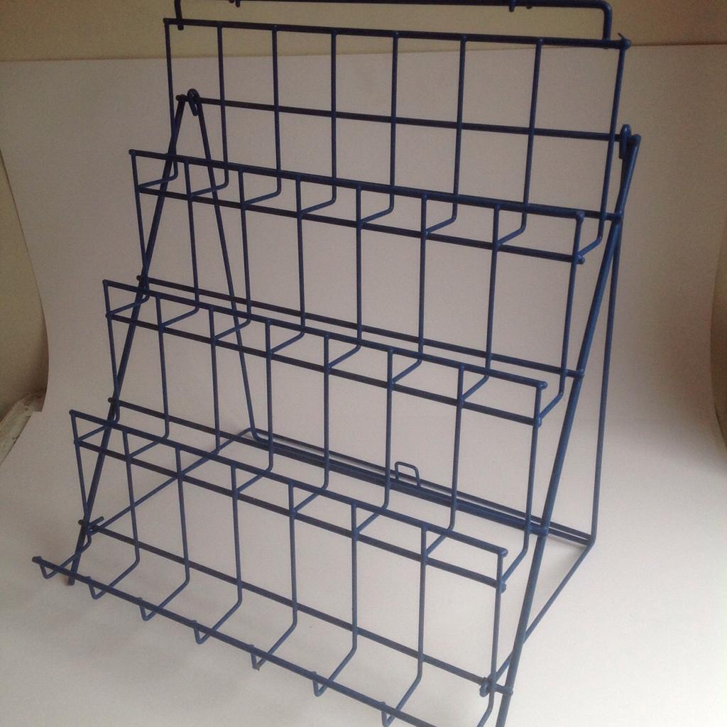 Two Greeting Card racks in CO7 Tendring für £ 10,00 zum Verkauf | Shpock AT