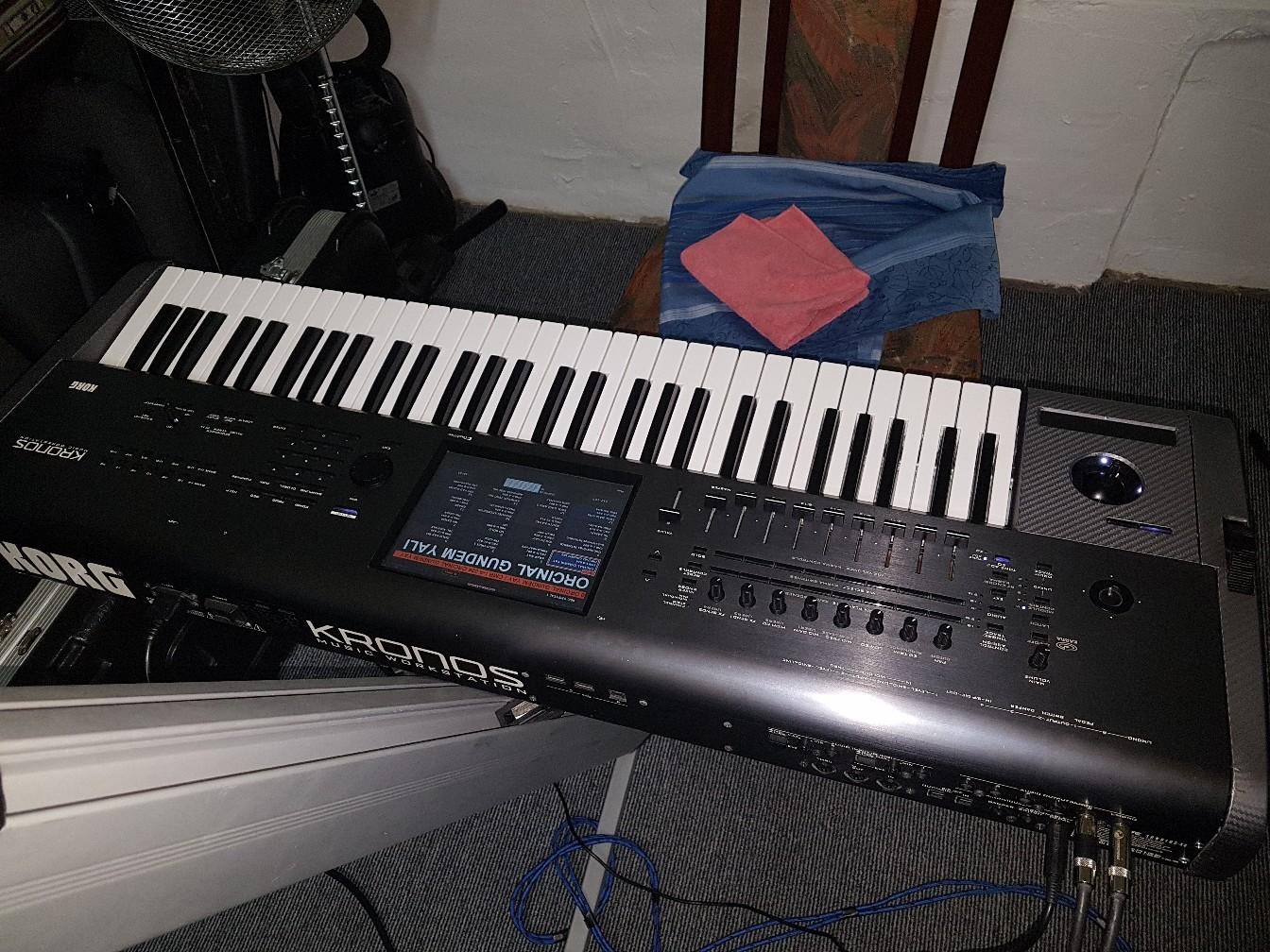 korg kronos BALKAN SET "KLINTON" in 54516 Wittlich für € 1.750,00 zum ...