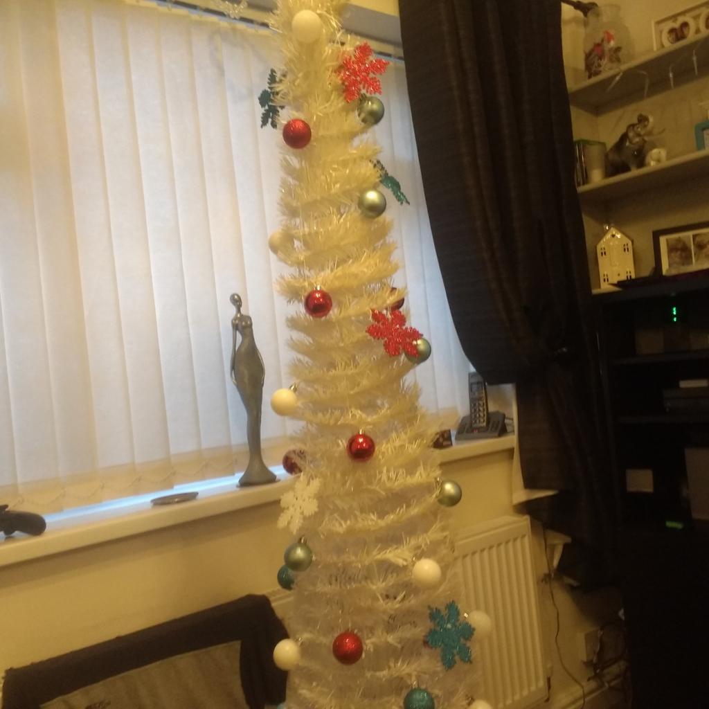 Argos decorated 6ft pop up Christmas tree. in WS11 Chase für £ 8,00 zum ...
