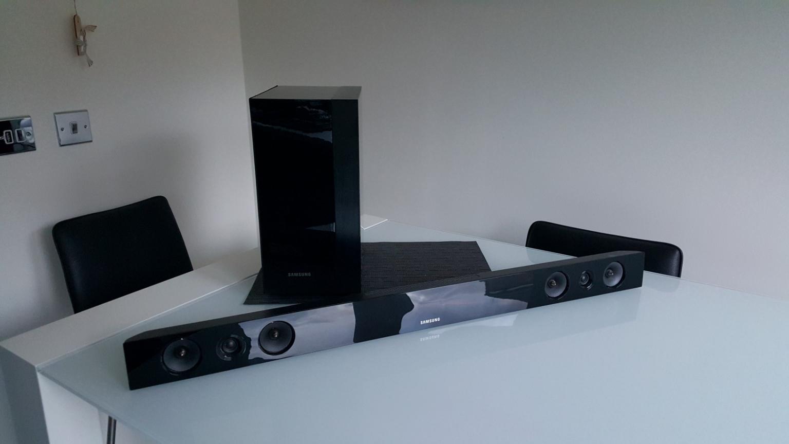 Samsung HW-F450 Wireless Soundbar & Subwoofer in Fylde für 70,00 £ zum ...