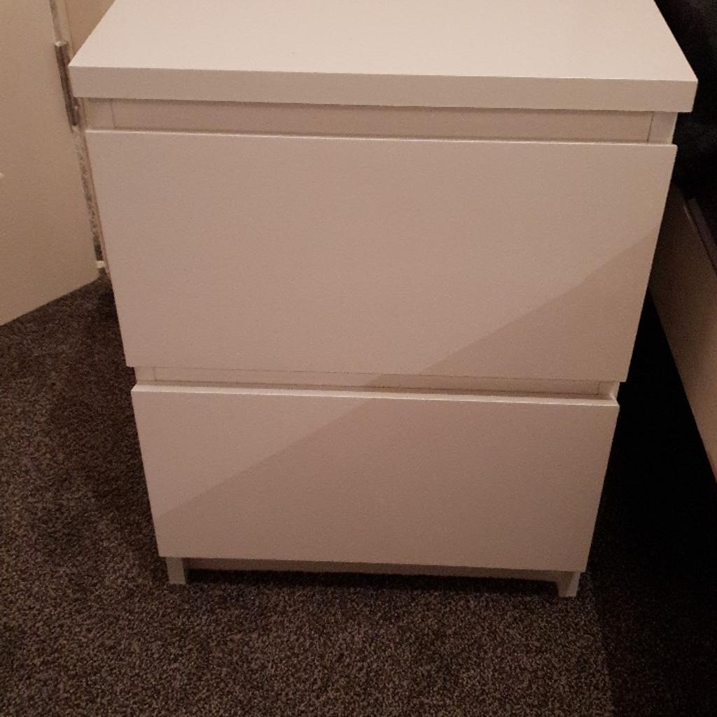 Ikea bedside table in SS1 Shoeburyness für £ 10,00 zum Verkauf | Shpock AT