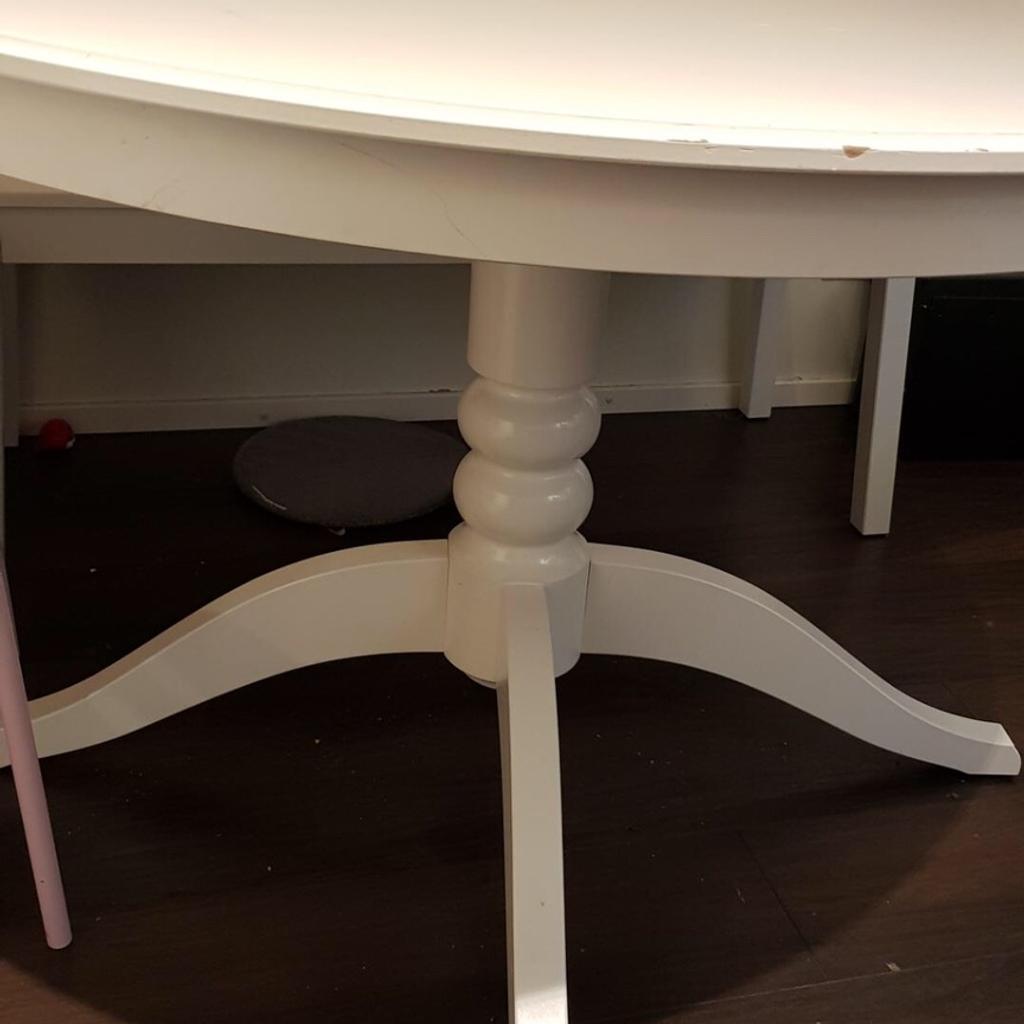 Runt vitt matbord Ikea Liatorp in 17449 Sundbybergs kommun for SEK 250. ...