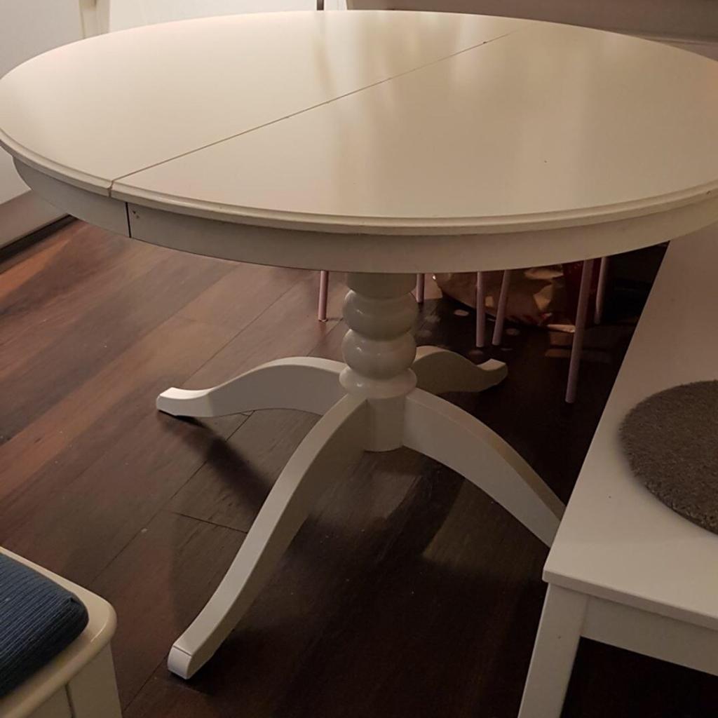 Runt vitt matbord Ikea Liatorp in 17449 Sundbybergs kommun for SEK 250. ...