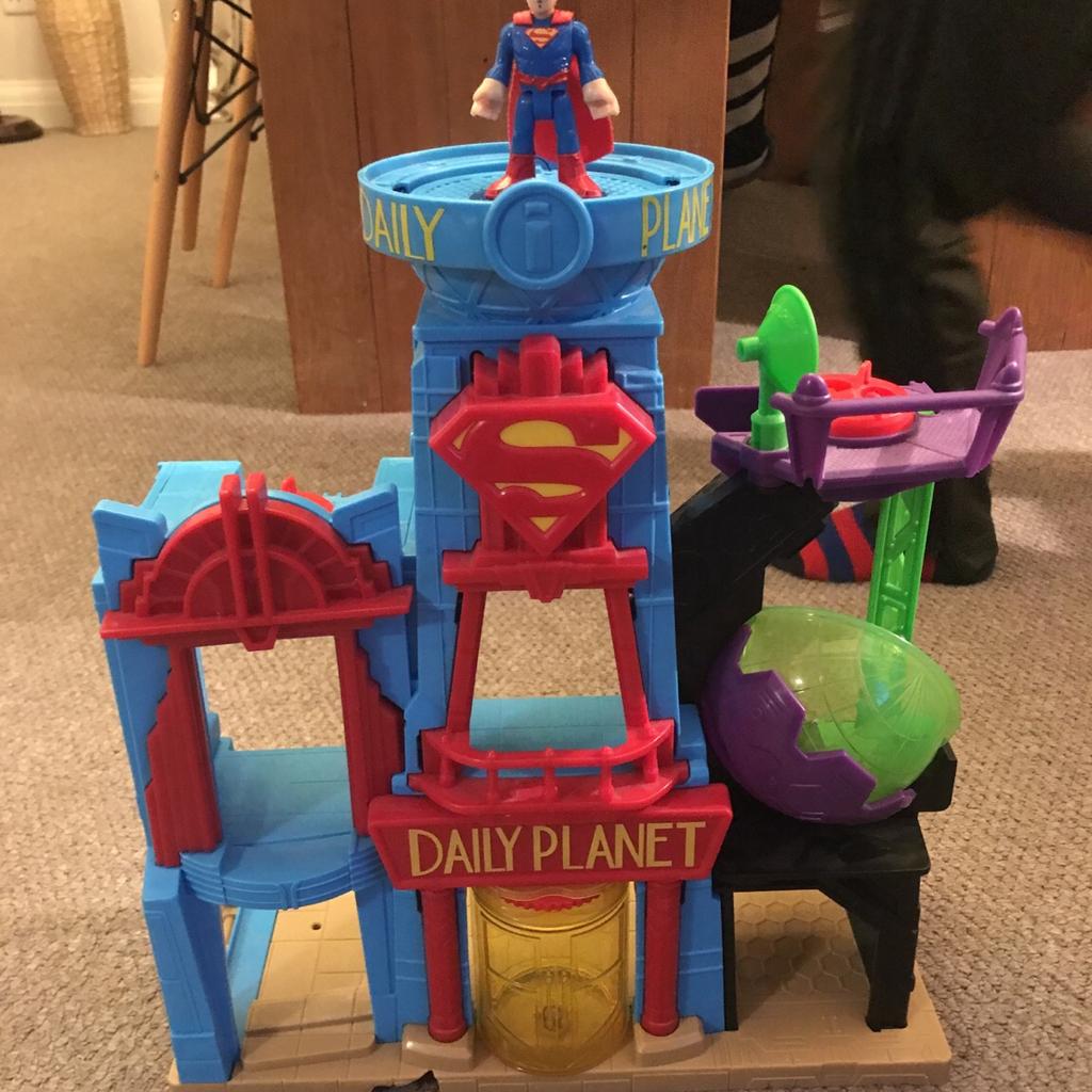 Superhero Station Bases with figures in B32 Birmingham für 35,00 £ zum ...