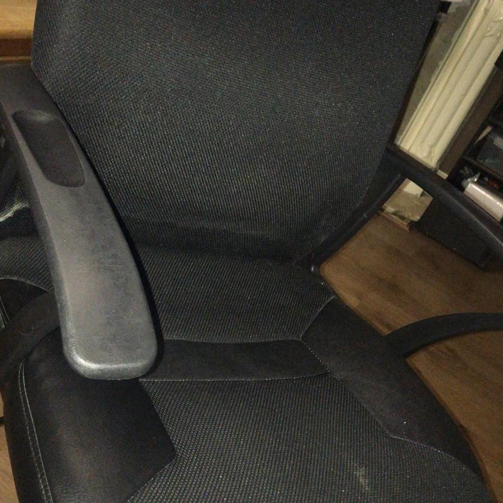 Office, Computer Desk chair, half leather in BD9 Bradford für £ 15,00 ...