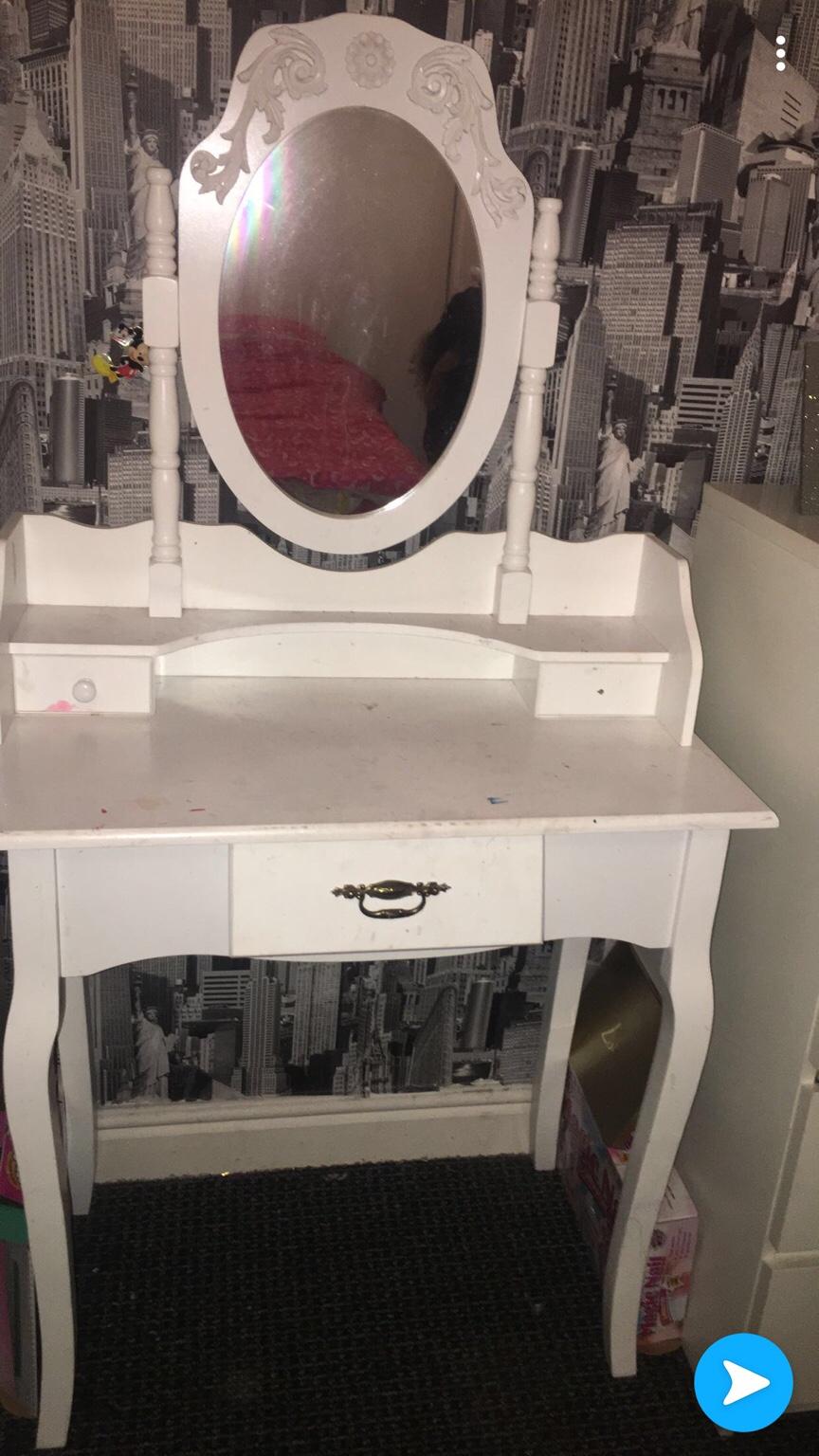 Dressing table in WA8 Widnes für 20,00 £ zum Verkauf | Shpock DE