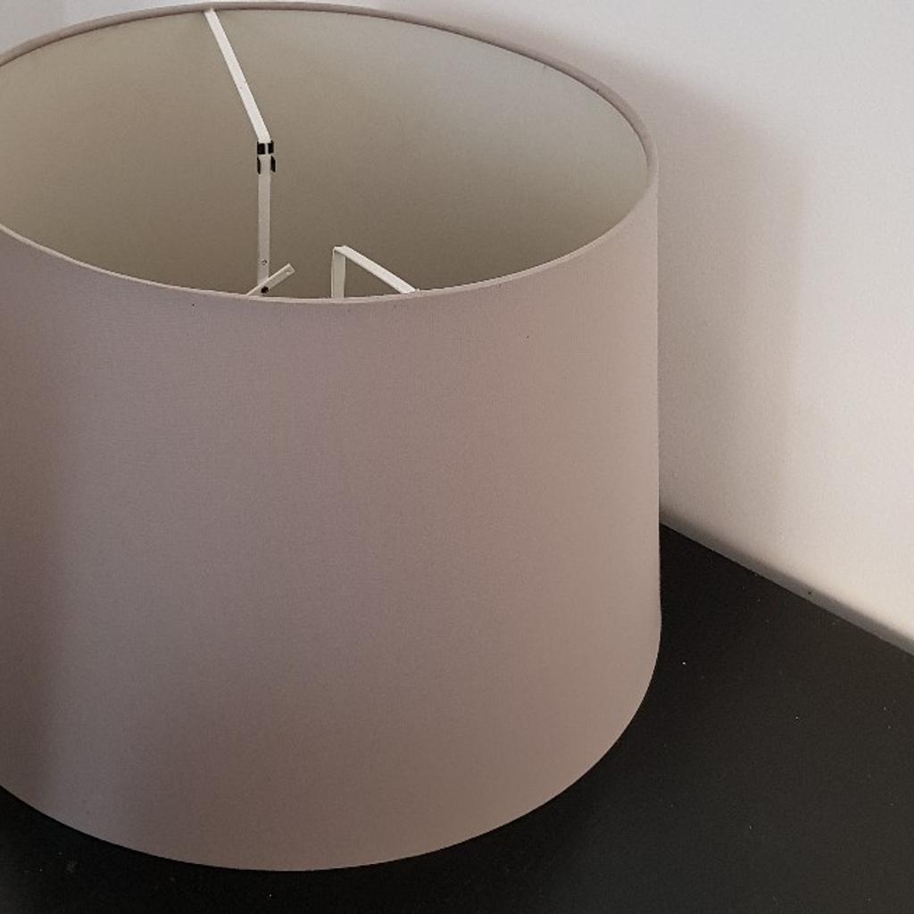 large lamp shade in SE15 London für 3,00 £ zum Verkauf | Shpock DE