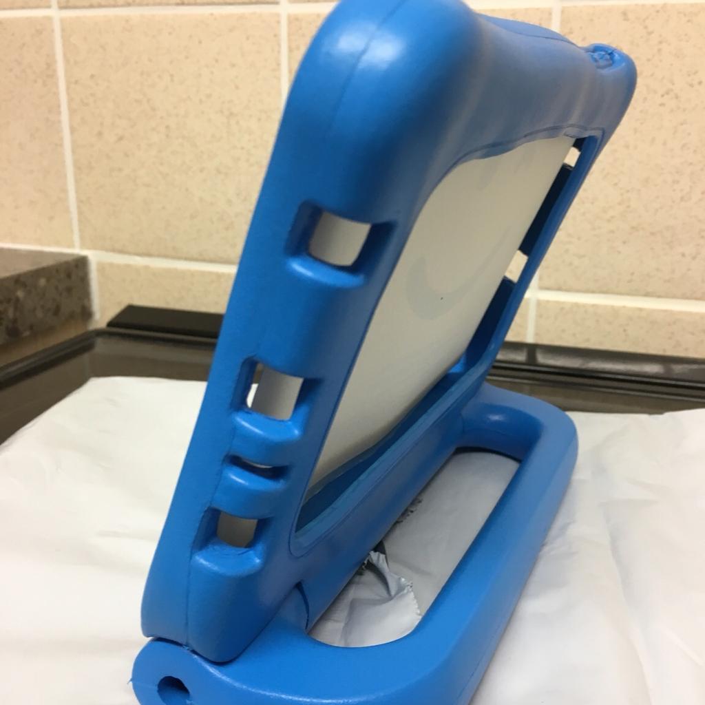 Amazon Fire Case With Stand in SO16 Southampton für £ 2,00 zum Verkauf ...