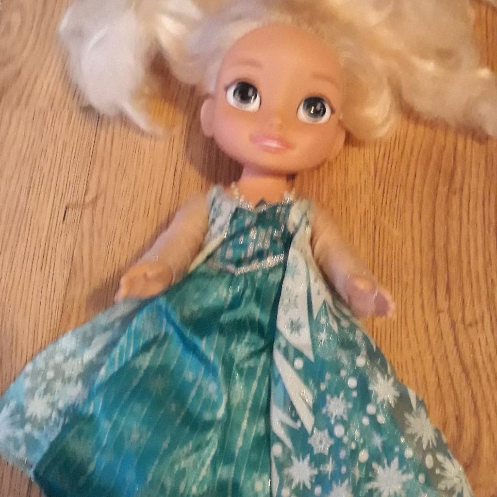 Disney princess Elsa light up toddler doll in B69 Sandwell für 3,00 ...