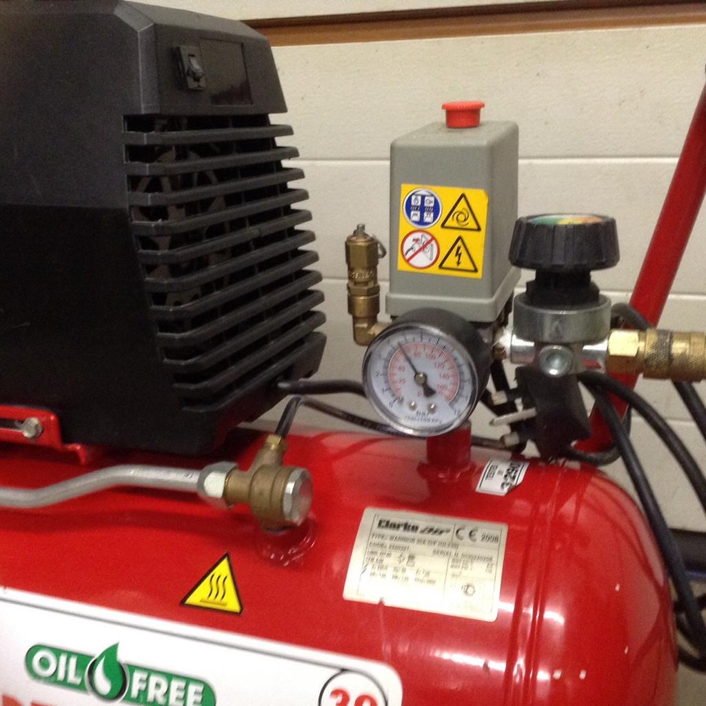 Clark air compressor in Nottinghamshire für 120,00 £ zum Verkauf ...