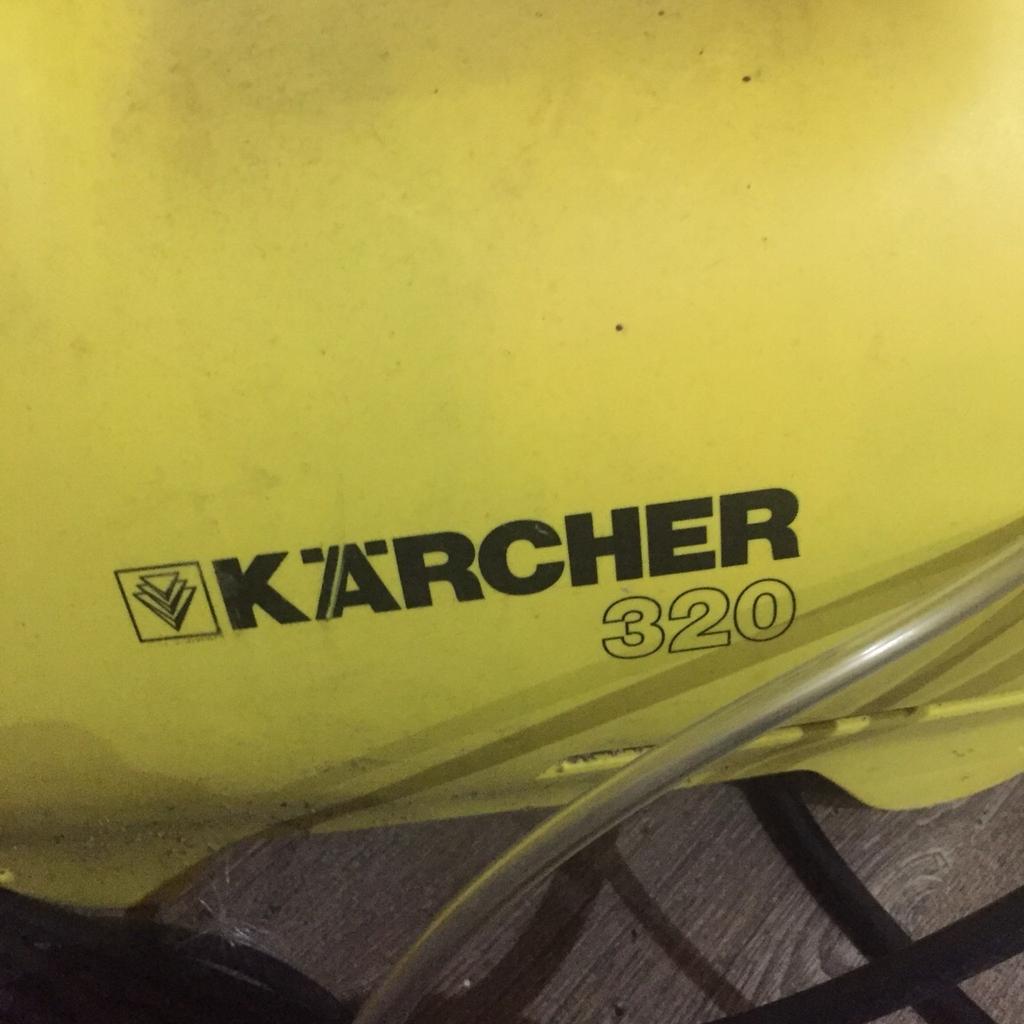 Karcher 320 pressure washer and shampoo in CR0 London für £ 30,00 zum ...