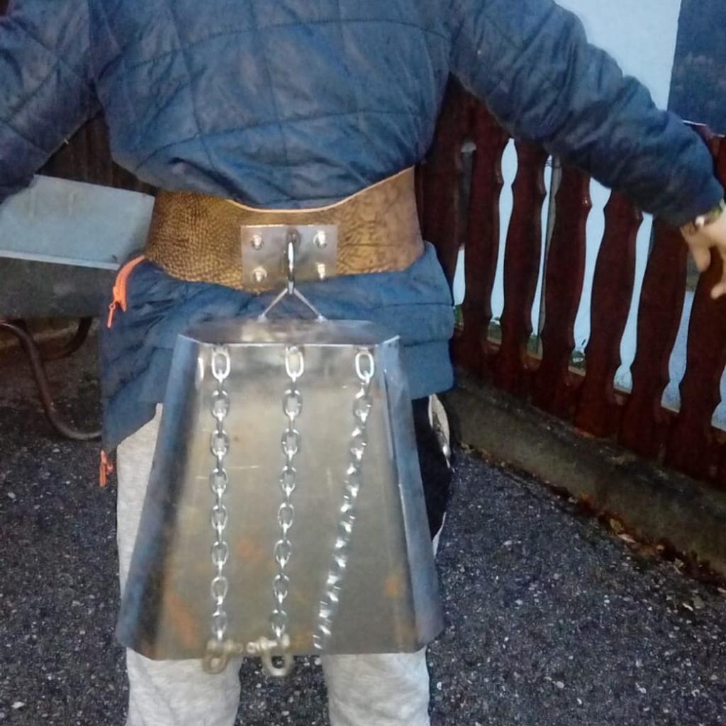 Balkenglocke inkl Gurt in 9470 Sankt Paul im Lavanttal für € 120,00 zum ...
