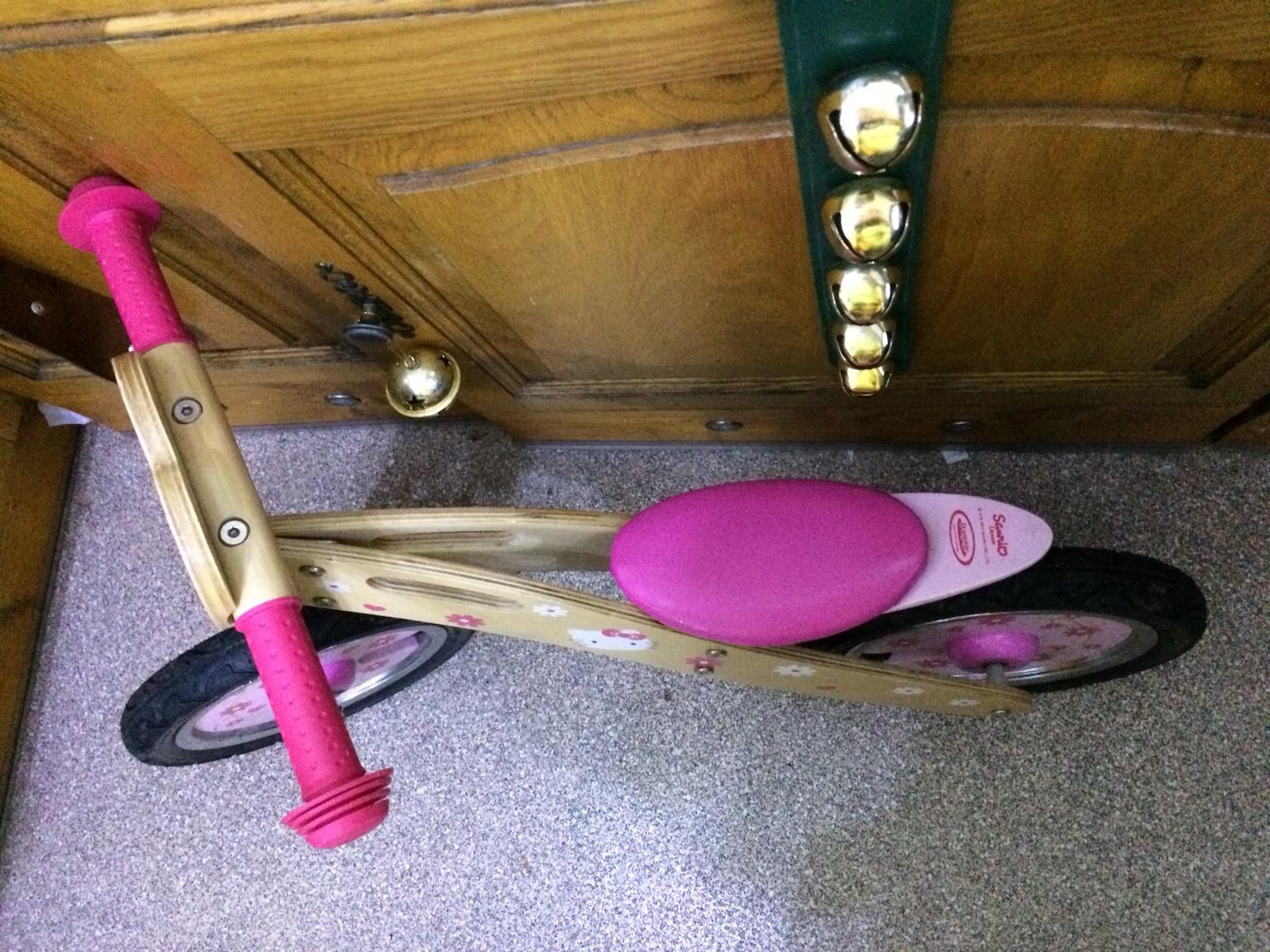 Hello kitty balance bike in RM18 Tilbury für £ 15,00 zum Verkauf ...