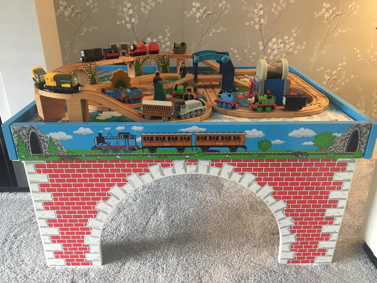 Thomas the Tank Engine table with trains in Burntwood Pentre für 20,00 ...