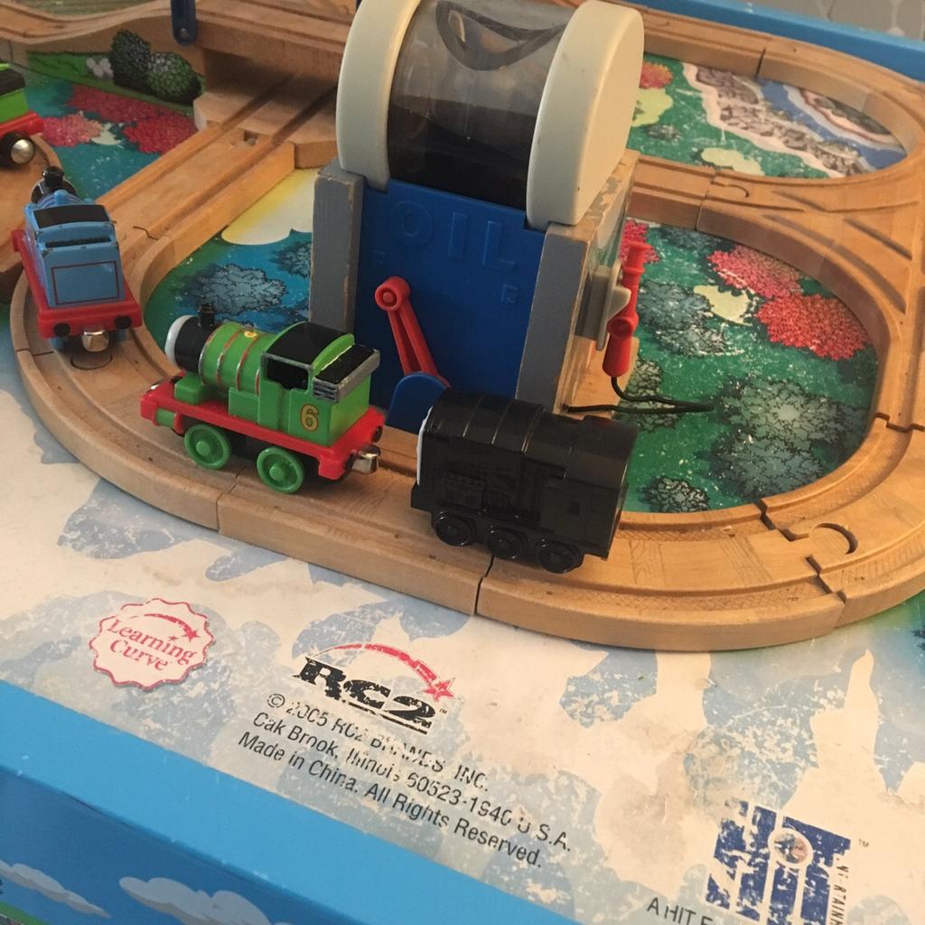 Thomas the Tank Engine table with trains in Burntwood Pentre für 20,00 ...